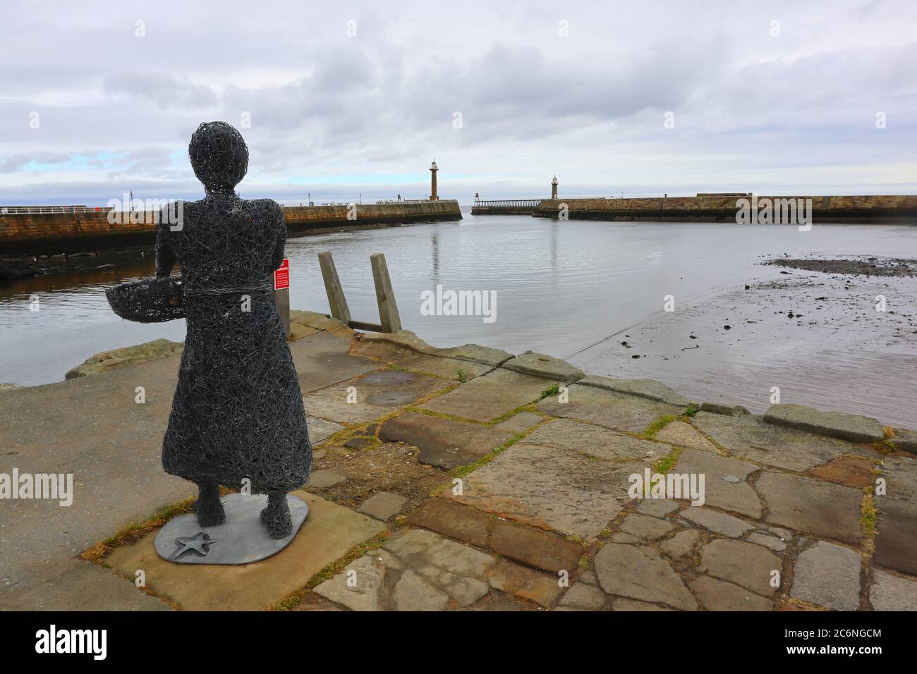 Whitby sculpture hi-res stock photography and images - Alamy