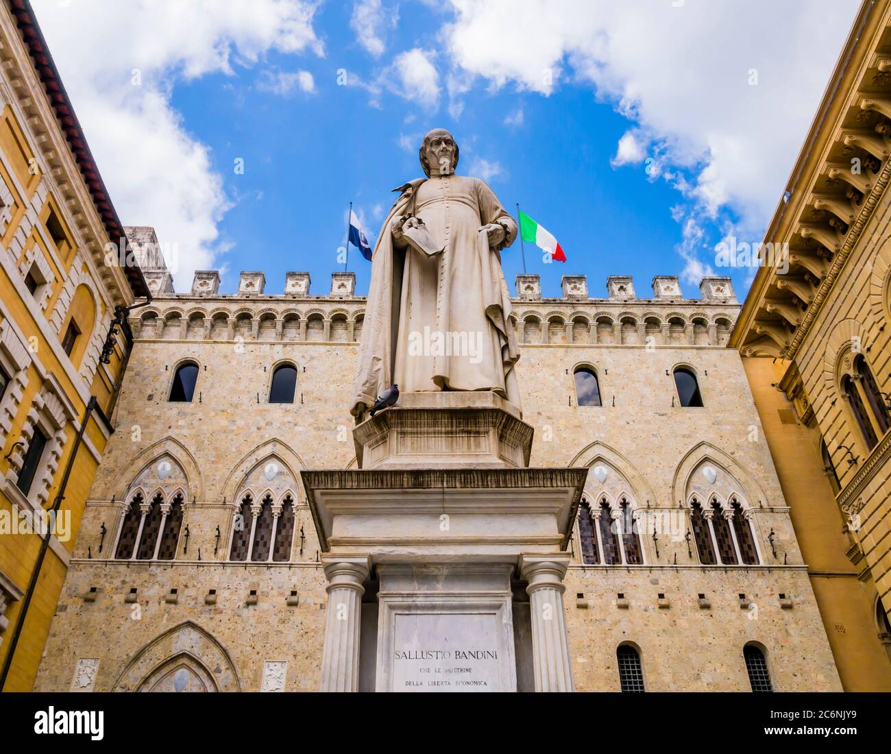 Siena italy statue sculpture hi-res stock photography and images - Alamy