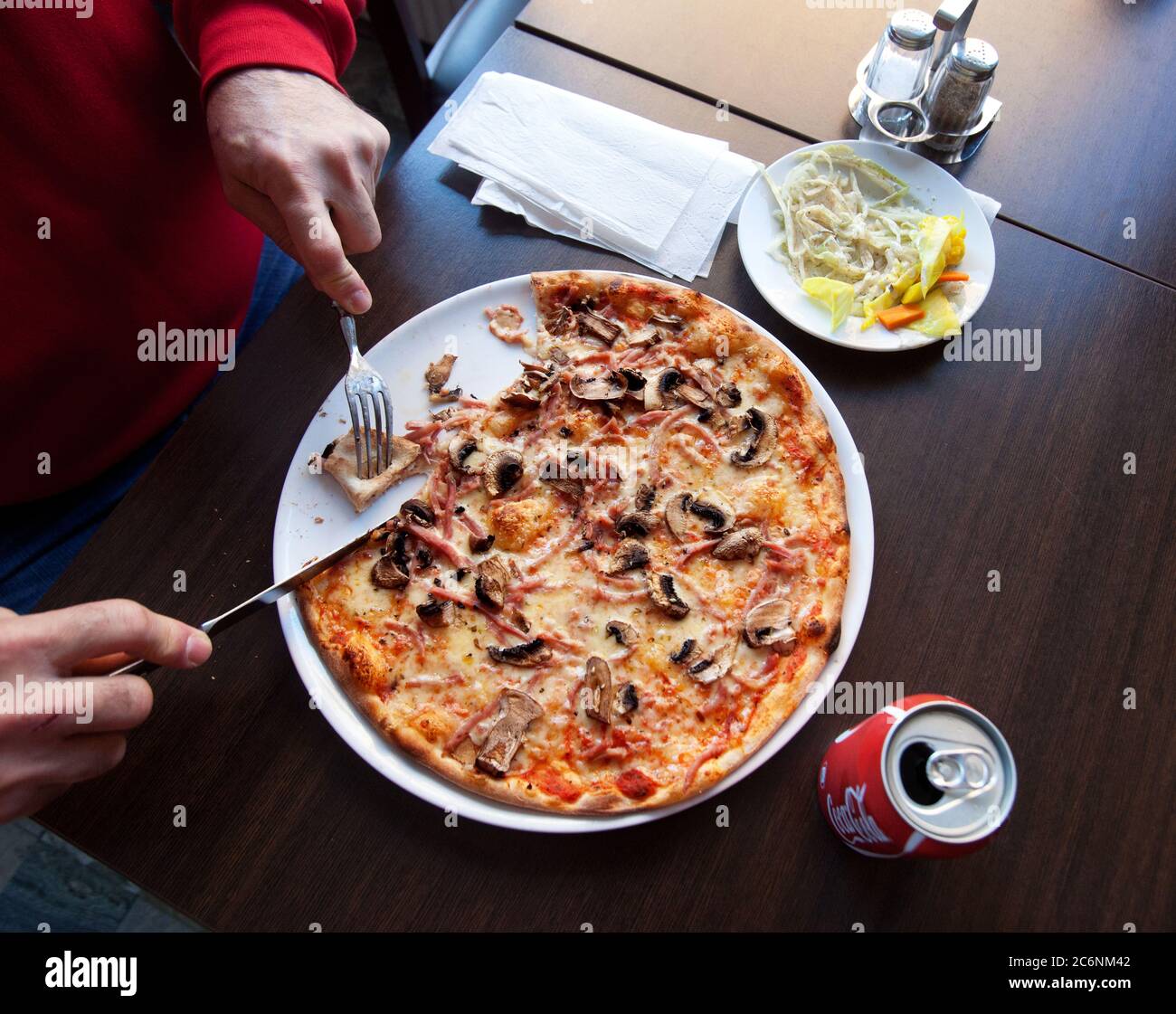 Pizza slad hi-res stock photography and images - Alamy