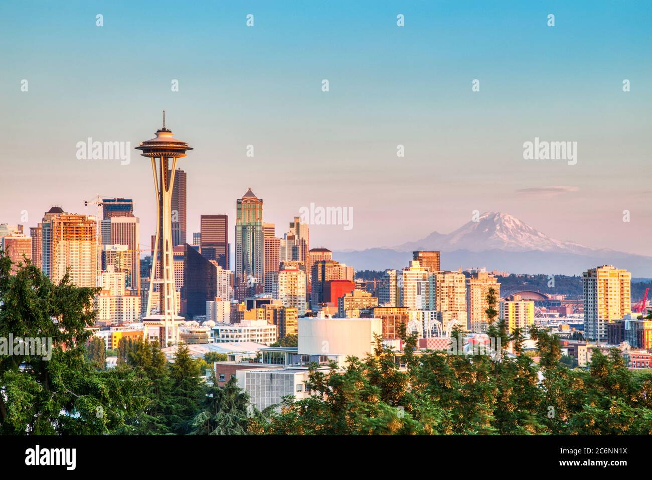 Mt rainier panoramic hi-res stock photography and images - Alamy