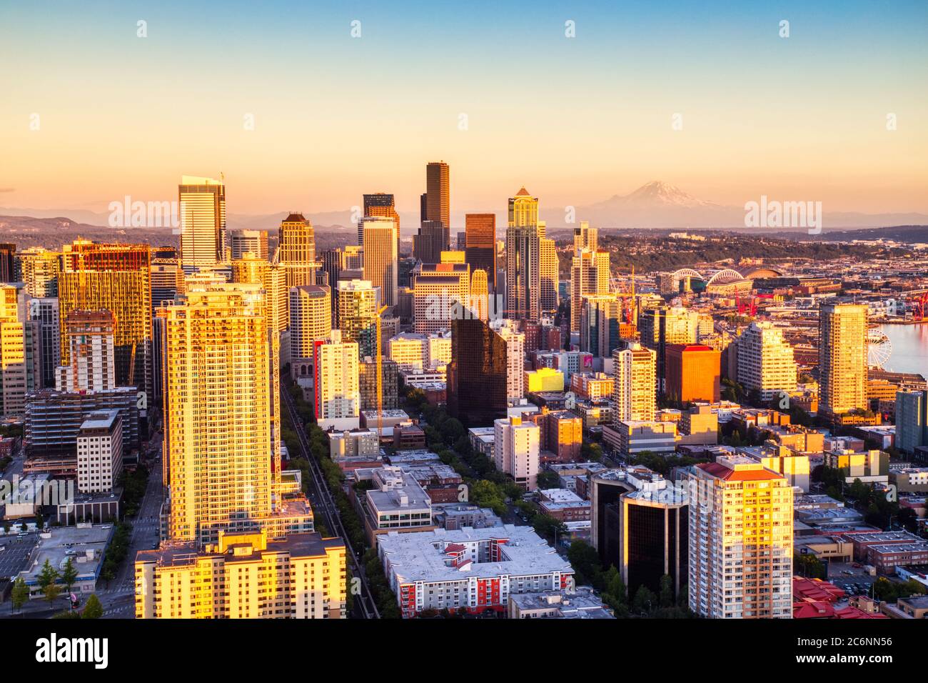 Space needle skyline aerial hi-res stock photography and images - Alamy