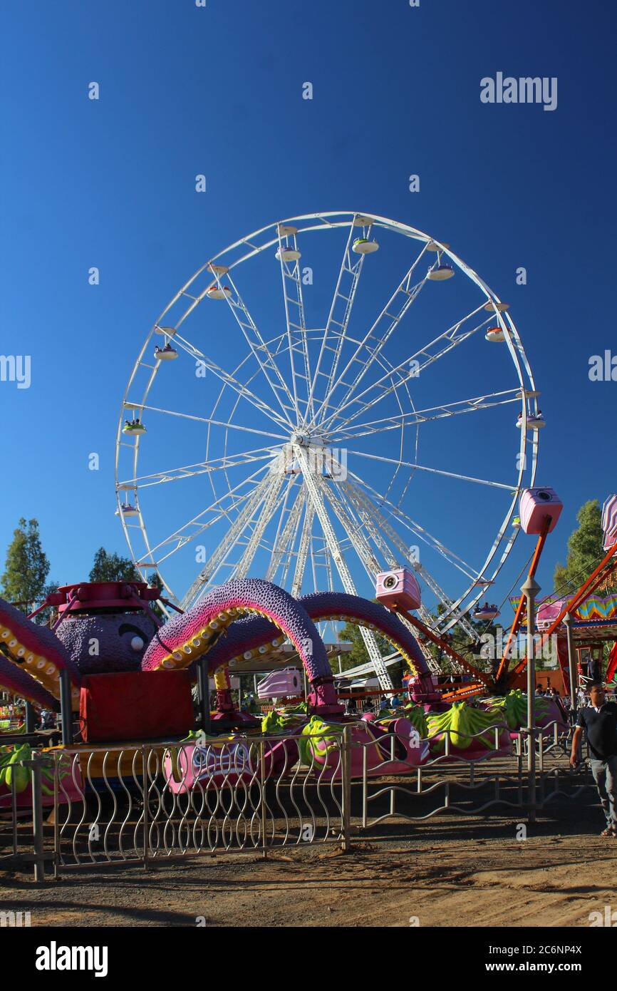 Amusement ride - Ferris wheel Stock Photo - Alamy
