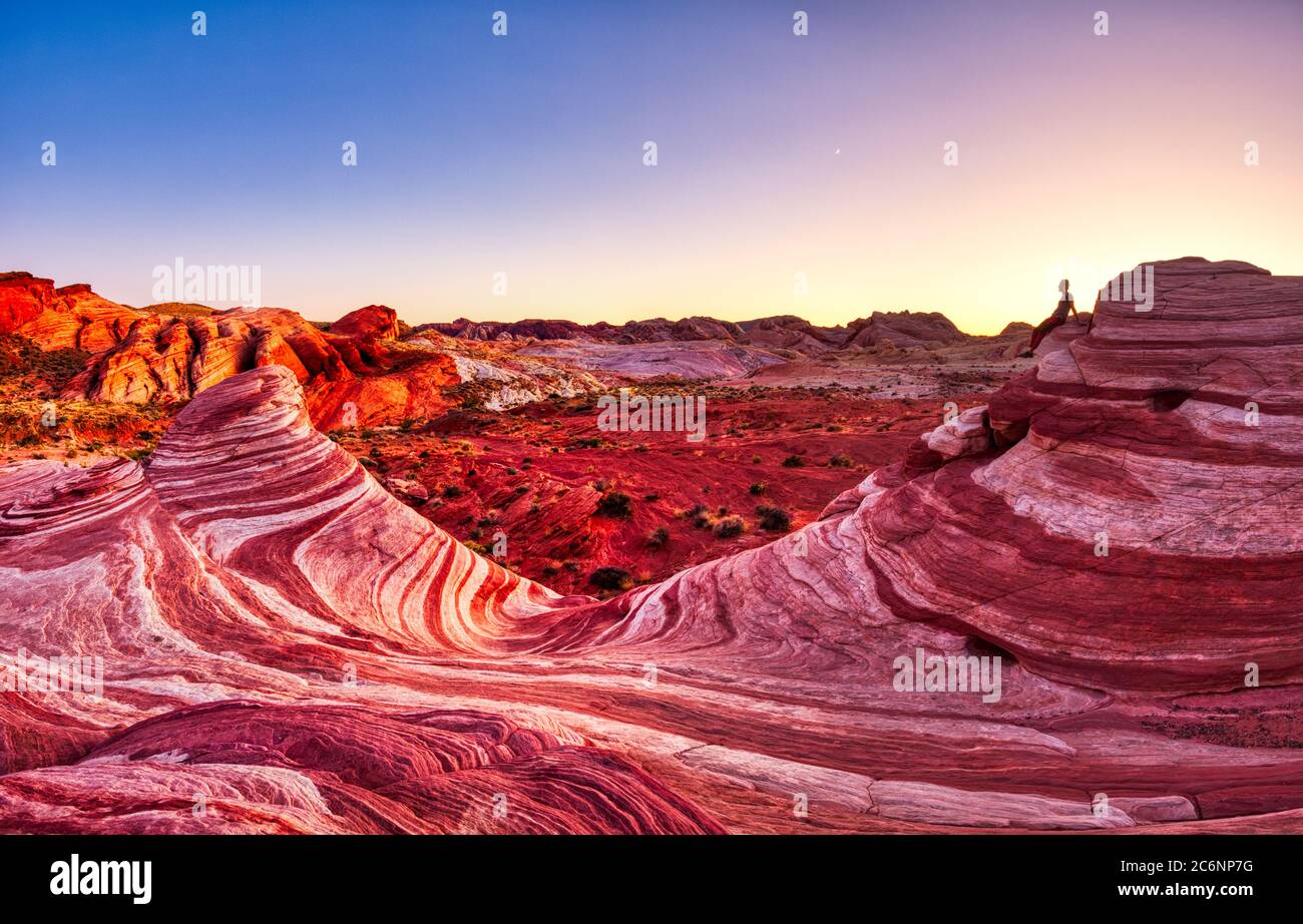 Fire Wave in Valley of Fire State Park at Sunset near Las Vegas, Nevada ...