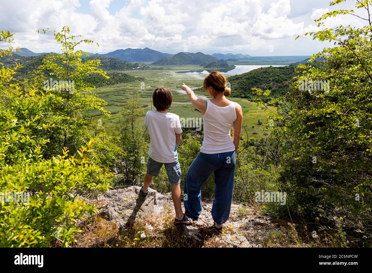 Mother pointing child hi-res stock photography and images - Alamy