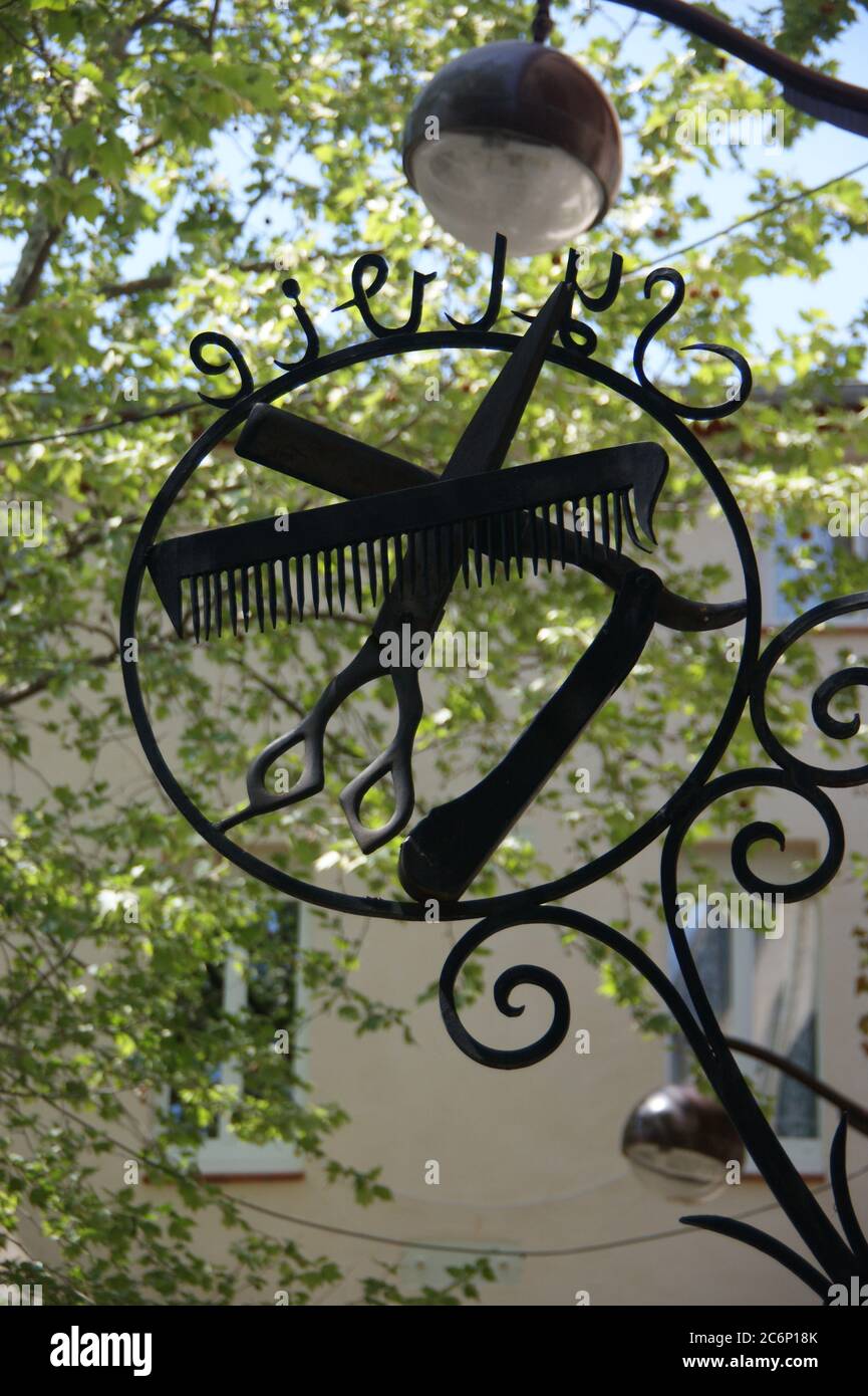 Barbers sign scissors hi-res stock photography and images - Alamy