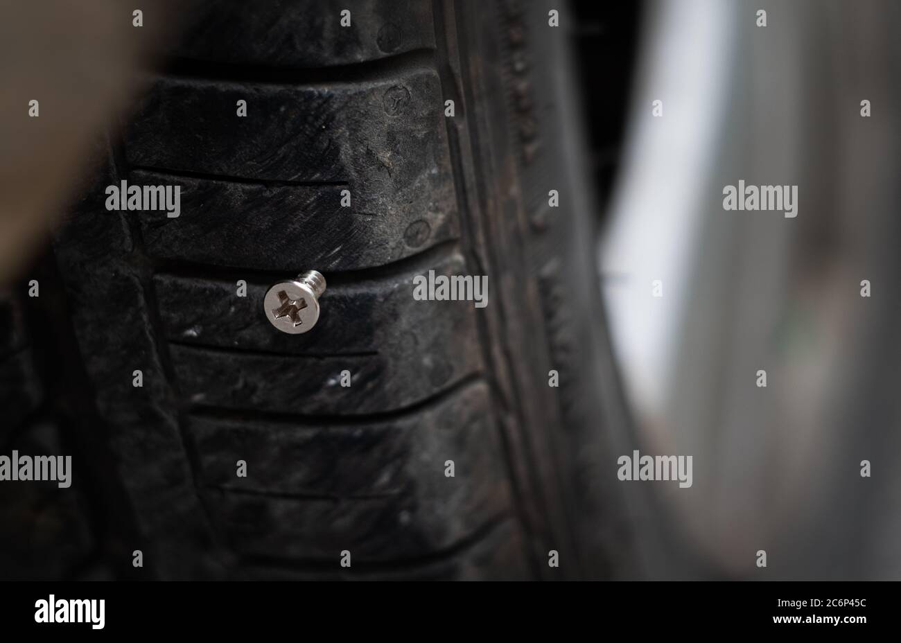 Needle and tread hi-res stock photography and images - Alamy