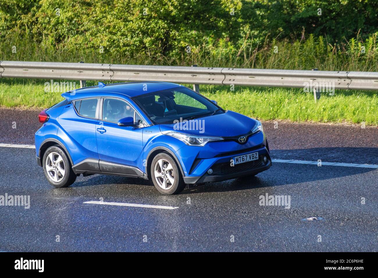 Toyota c hr icon hev cvt hi-res stock photography and images - Alamy