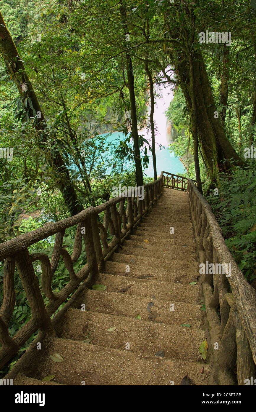 Access to the base of the waterfall on Rio Celeste in Parque Nacional ...