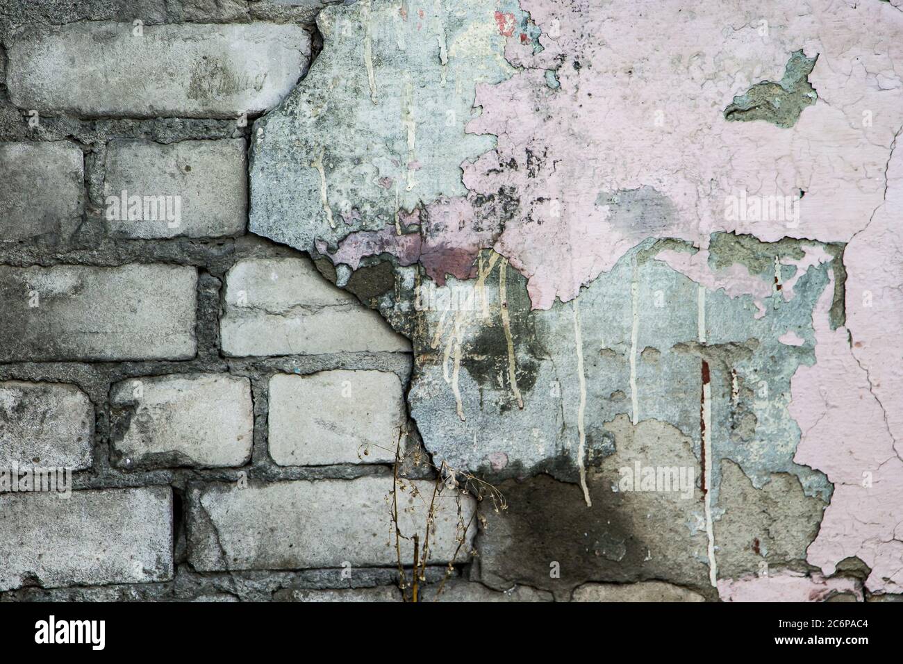 Crumbling stucco hi-res stock photography and images - Alamy
