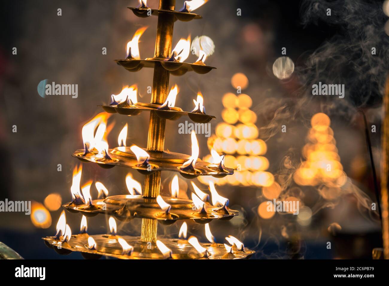 Candles in the ganges river hi-res stock photography and images - Alamy