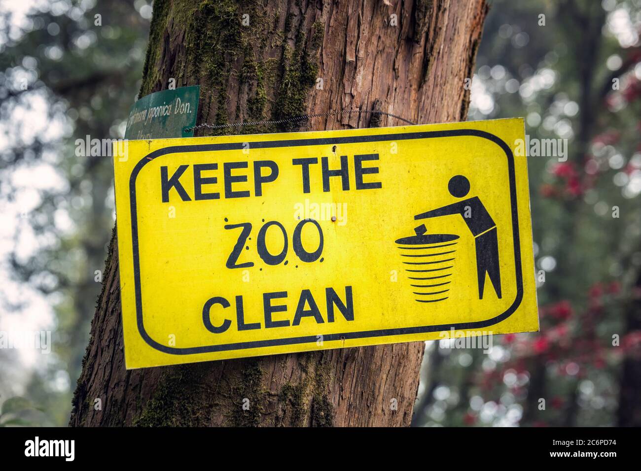 Keep the zoo clean sign at Darjeeling, India Stock Photo - Alamy