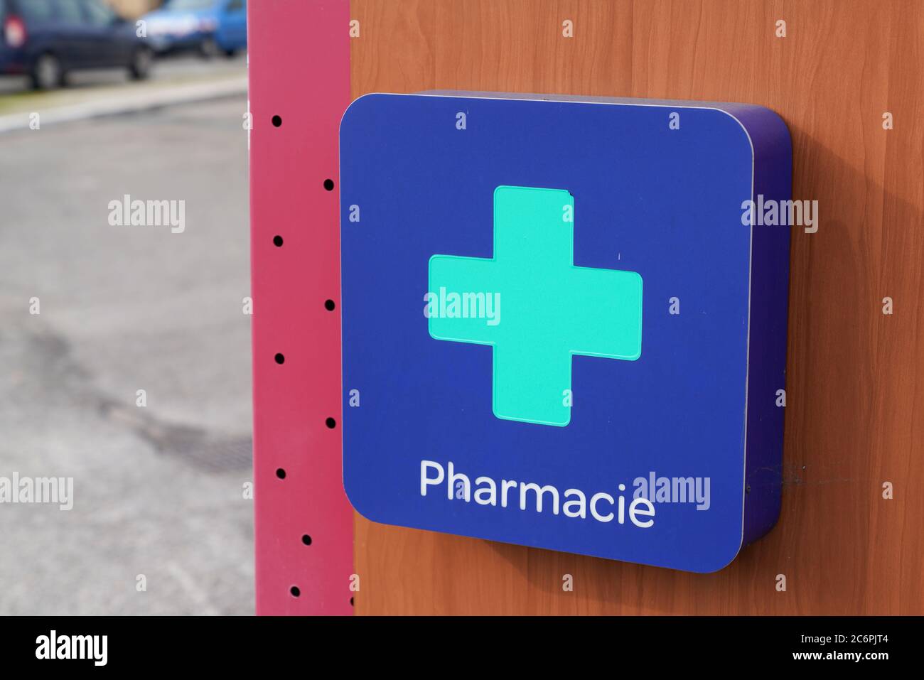 French pharmacy green cross hi-res stock photography and images - Alamy