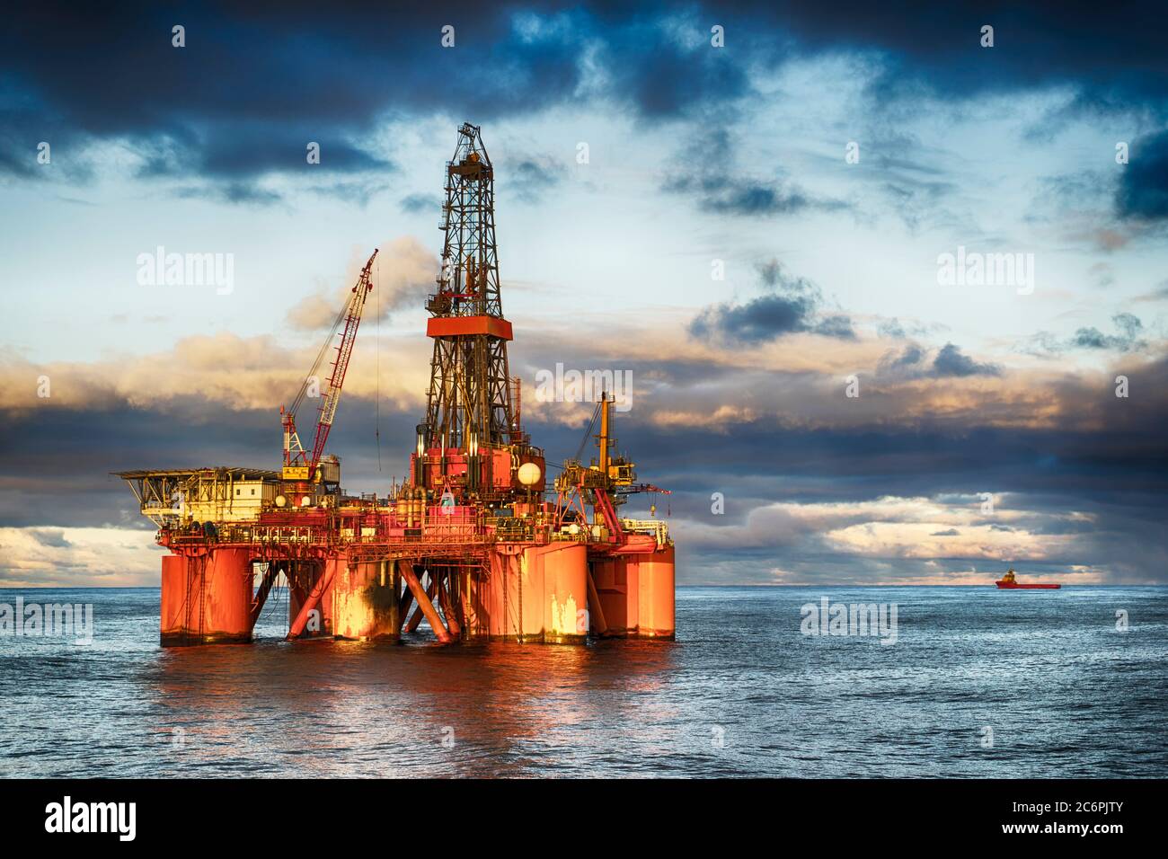 Oil water pollution silhouette hi-res stock photography and images - Alamy