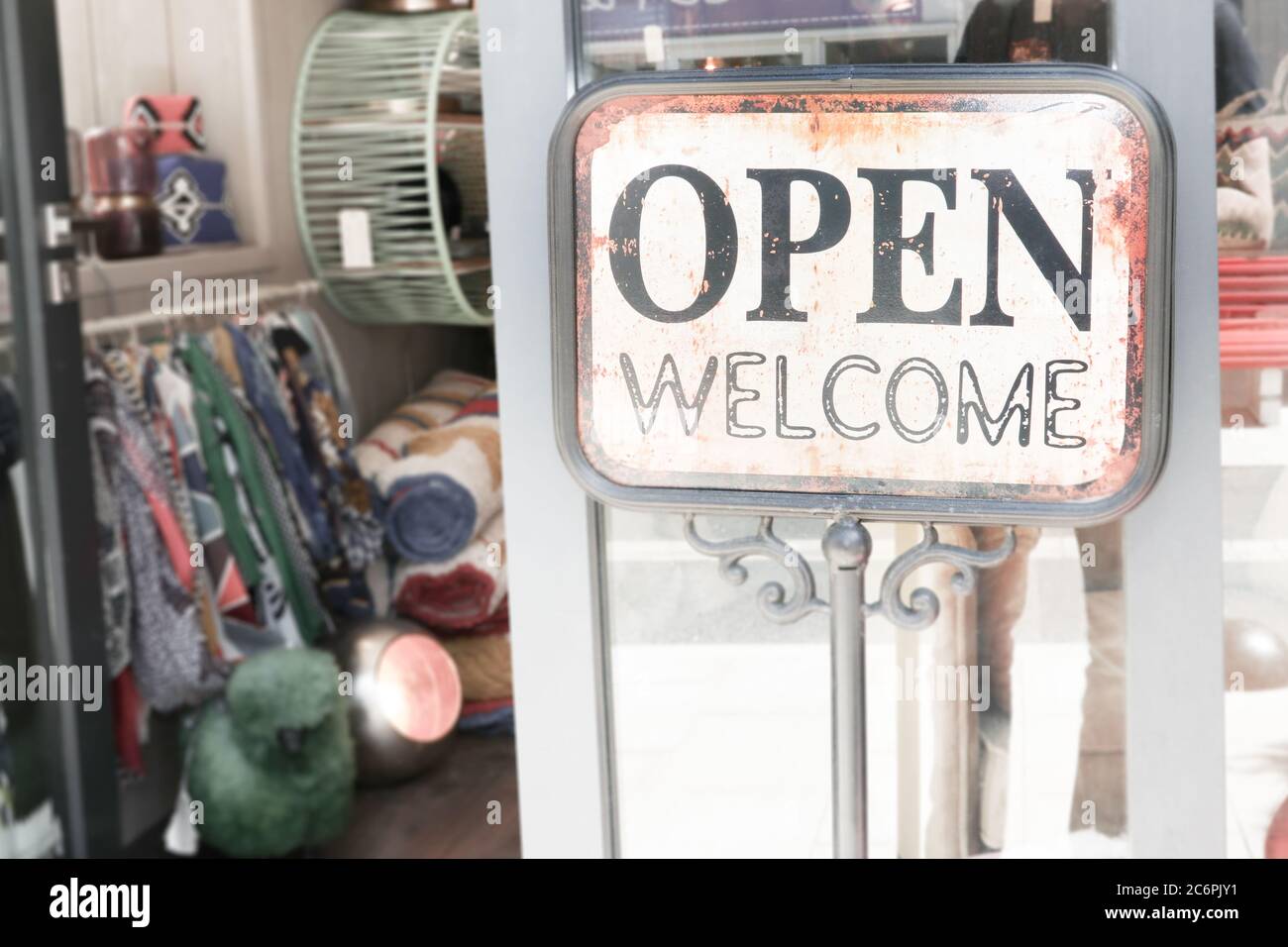 Vintage open sign board hi-res stock photography and images - Alamy