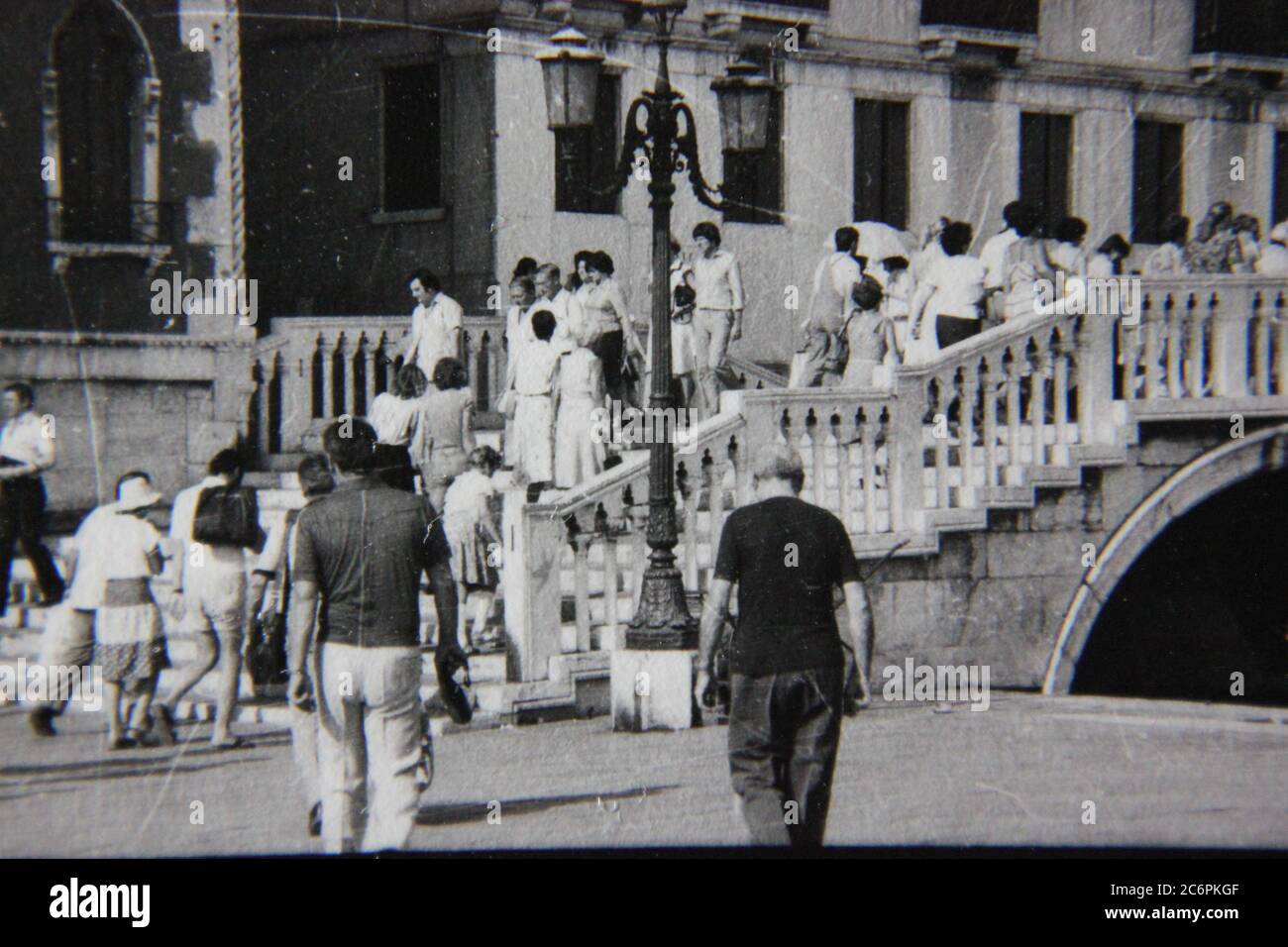 1970s crowd sidewalk hi-res stock photography and images - Alamy