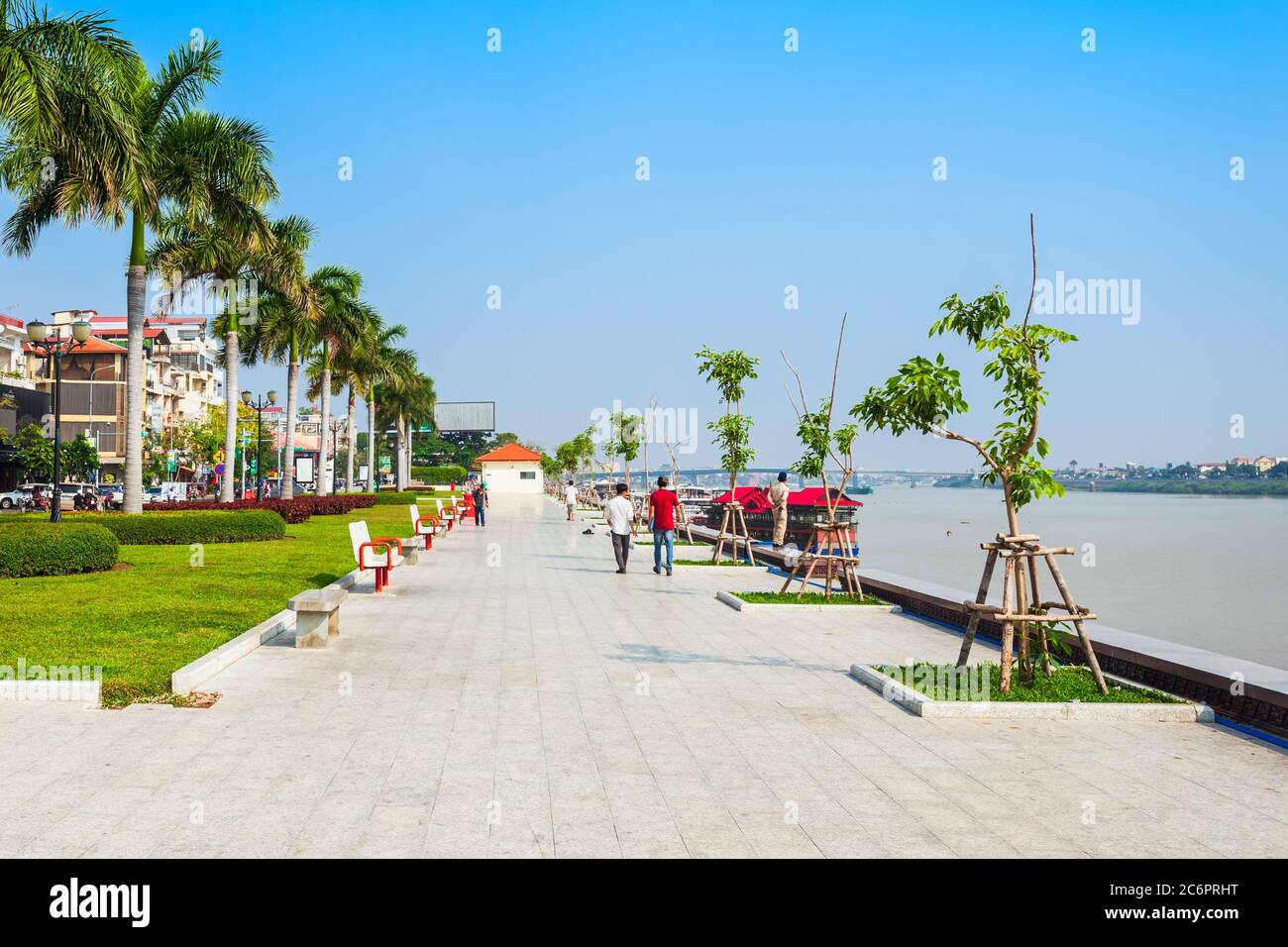 Cambodia phnom penh riverside park hi-res stock photography and images ...