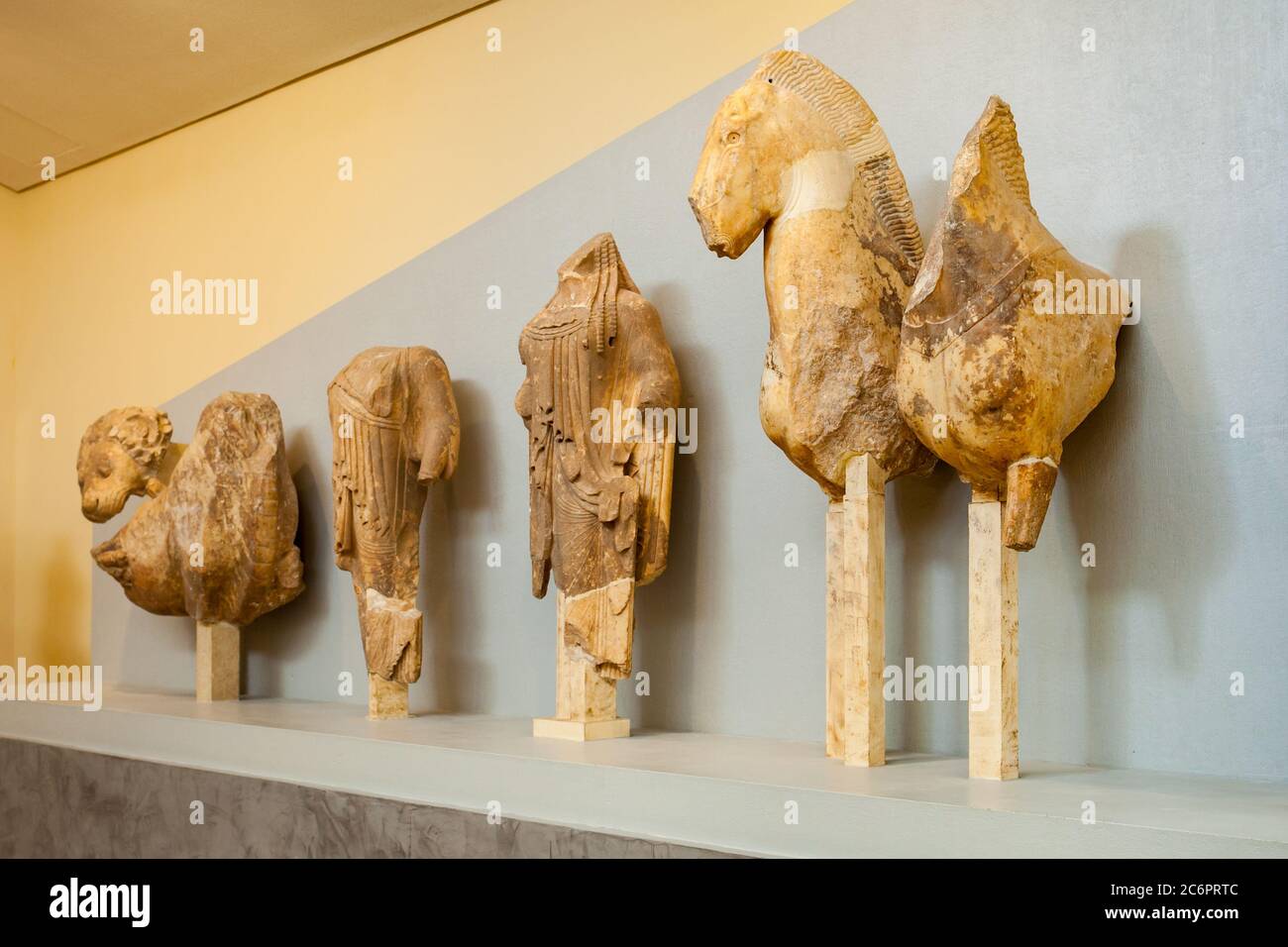Delphi sculptures hi-res stock photography and images - Alamy