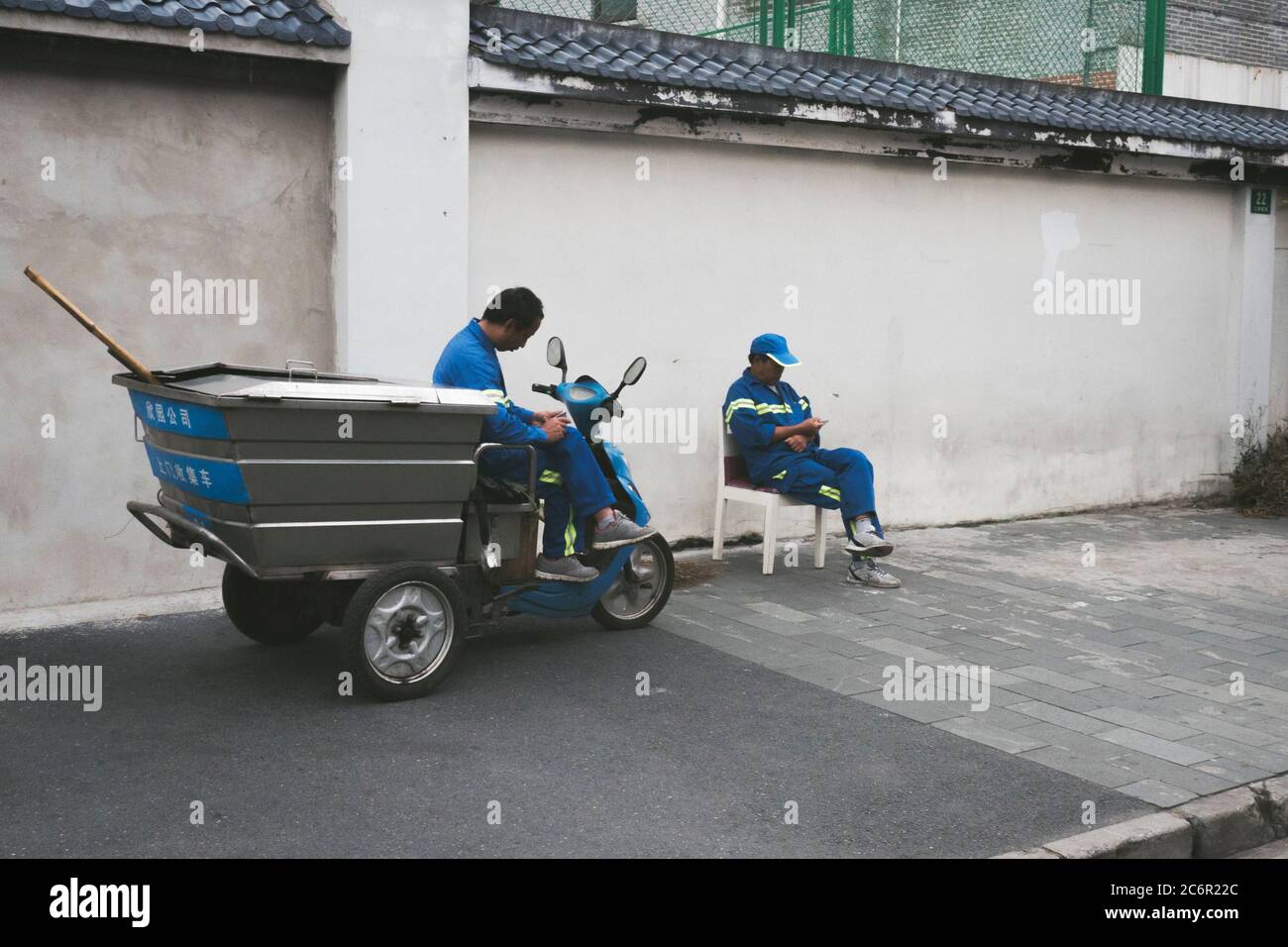 River cleaners hi-res stock photography and images - Alamy