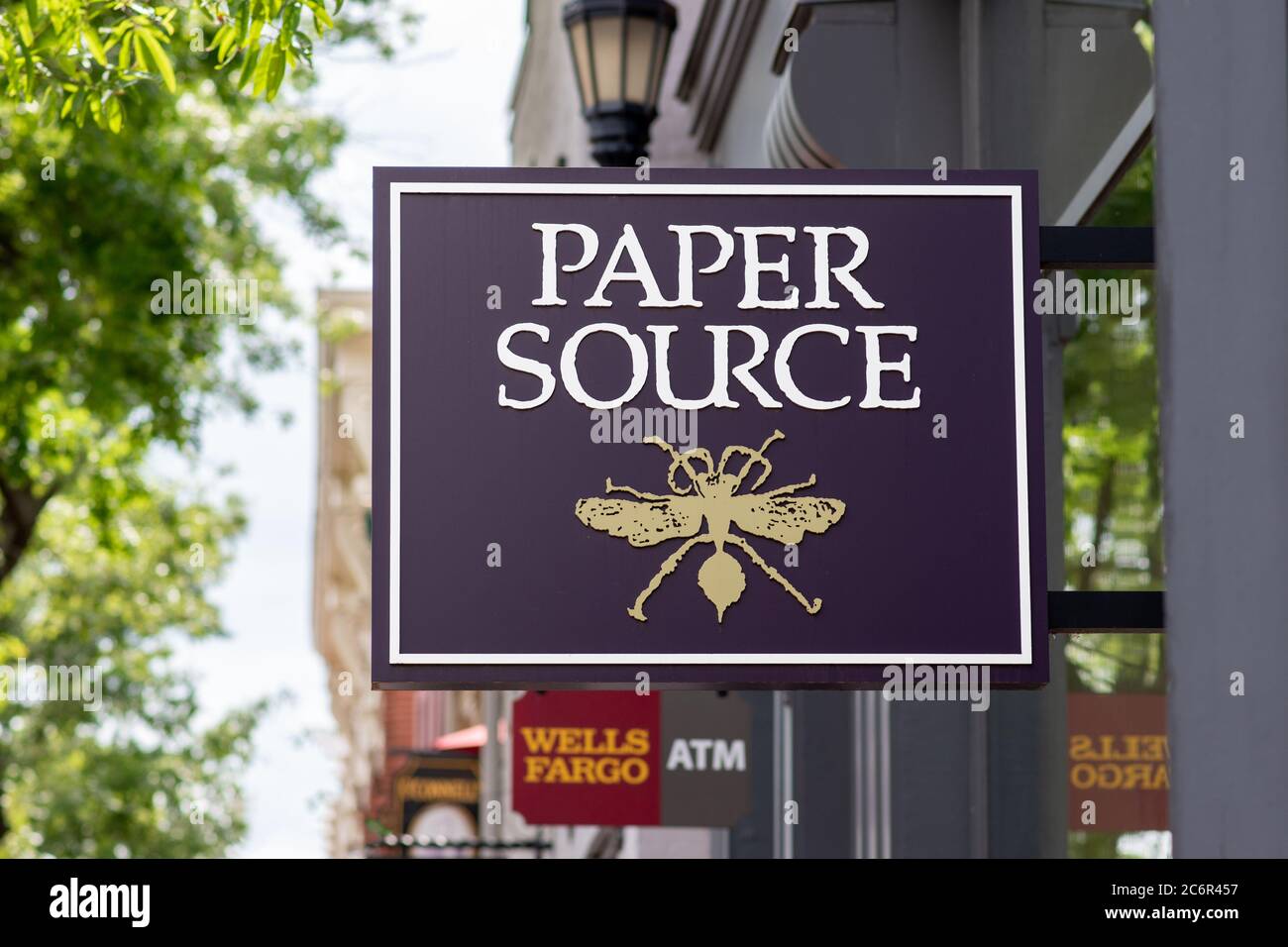 Old Town Alexandria, Virginia / USA - July 11 2020: Paper Source sign ...