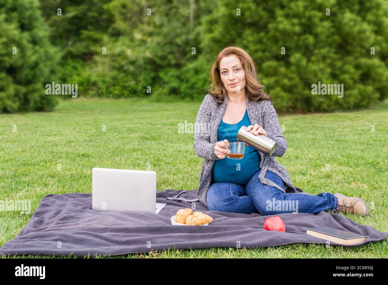 Woman pouring coffee hi-res stock photography and images - Alamy