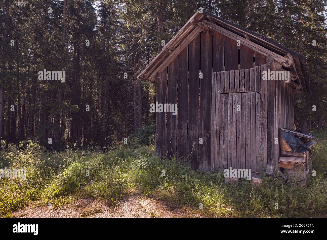 Country House Wood Shack Hut High Resolution Stock Photography and ...