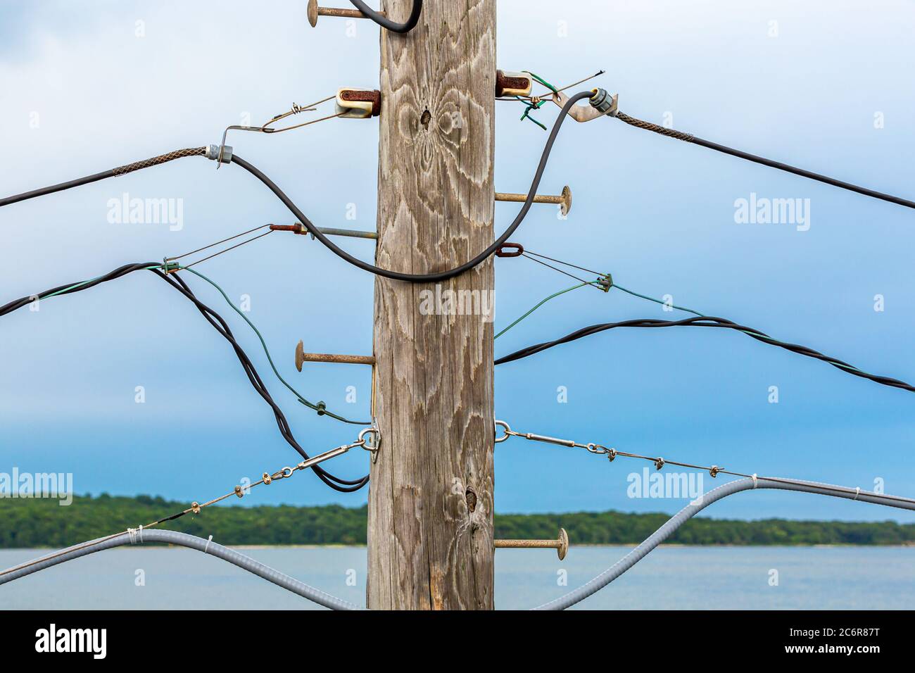 Utility wires hi-res stock photography and images - Alamy