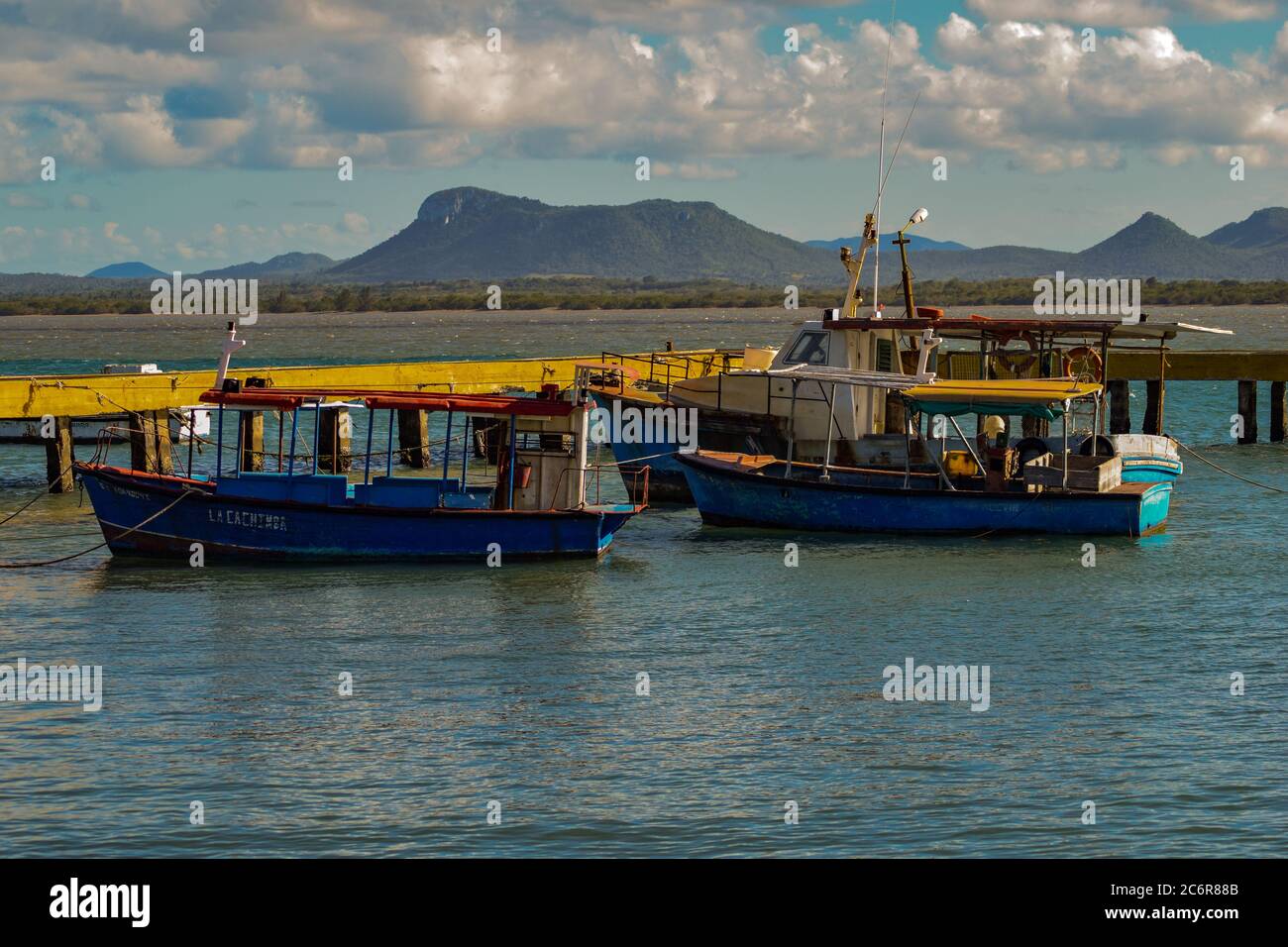 Cuba boats hi-res stock photography and images - Alamy