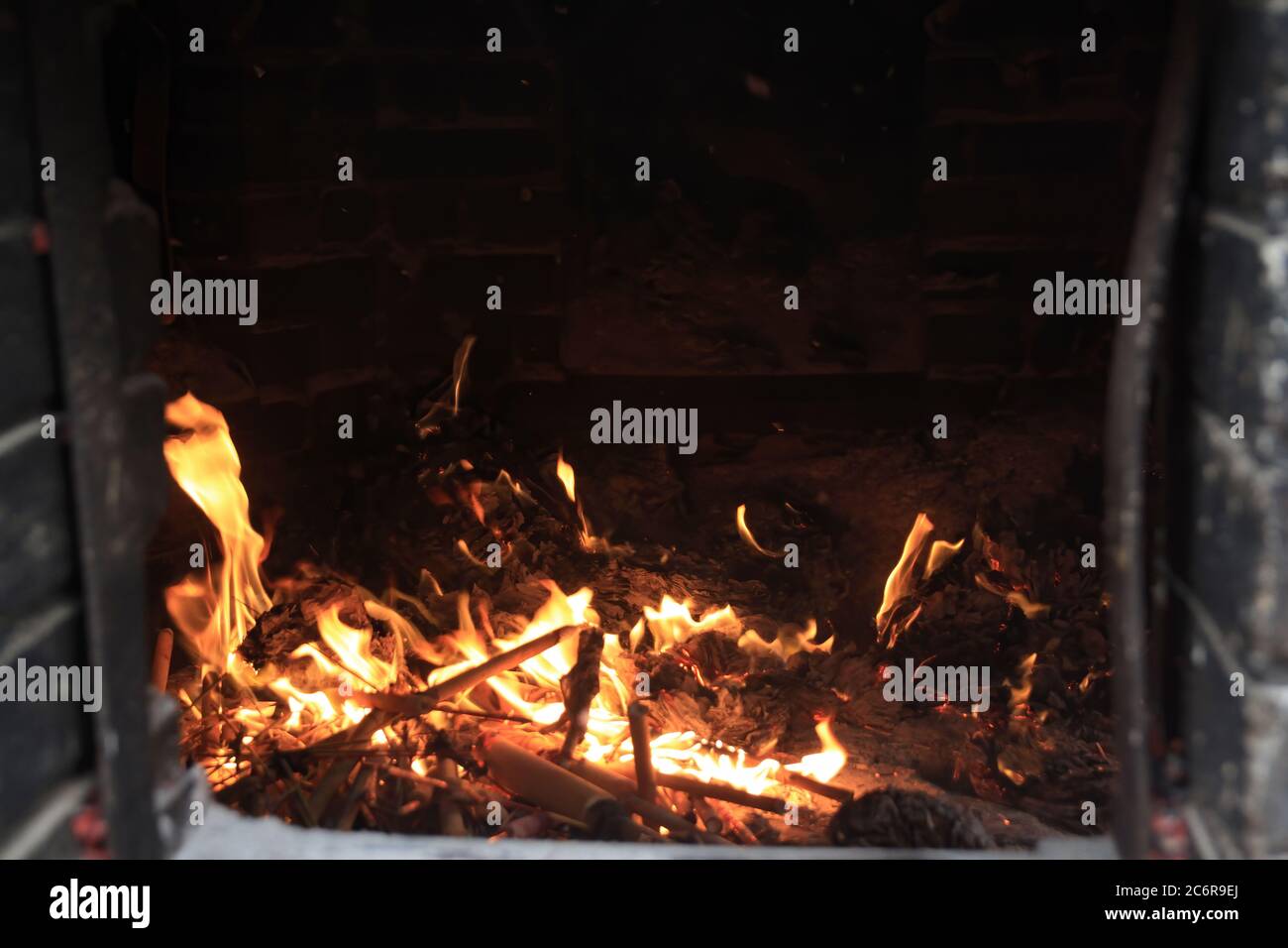 Burning paper china hi-res stock photography and images - Alamy