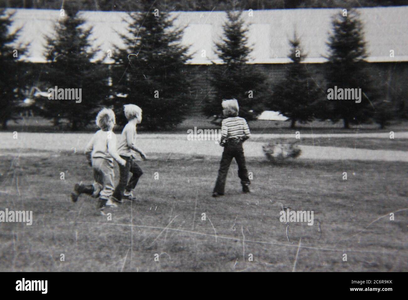 1970s children playing park hi-res stock photography and images - Alamy