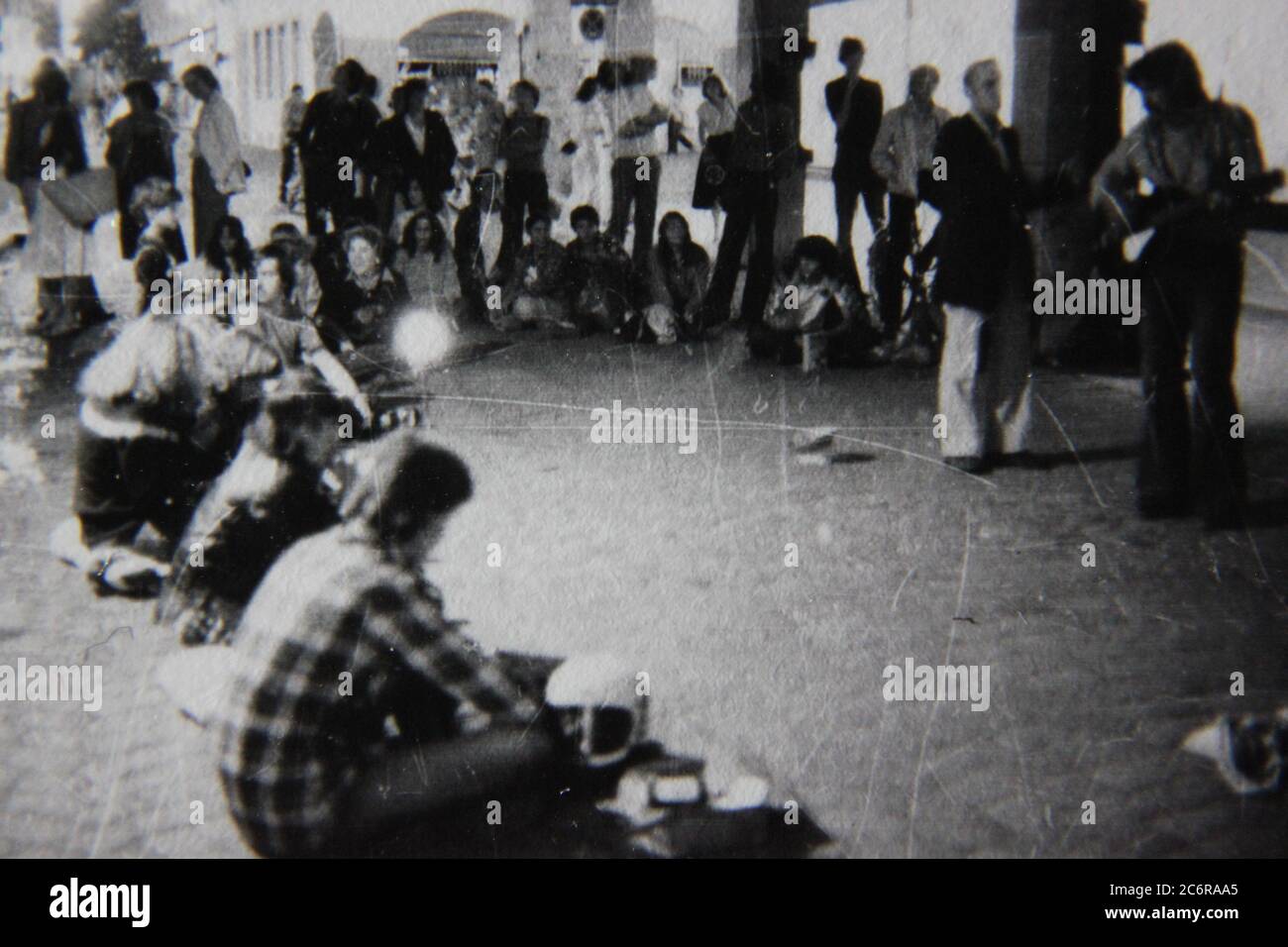 1970s crowd sidewalk hi-res stock photography and images - Alamy