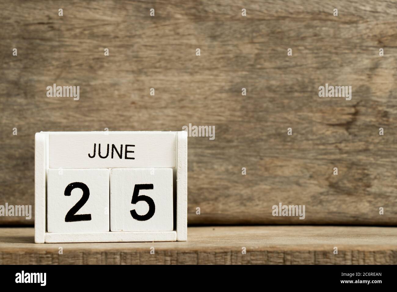 June 25 calendar date hi-res stock photography and images - Alamy