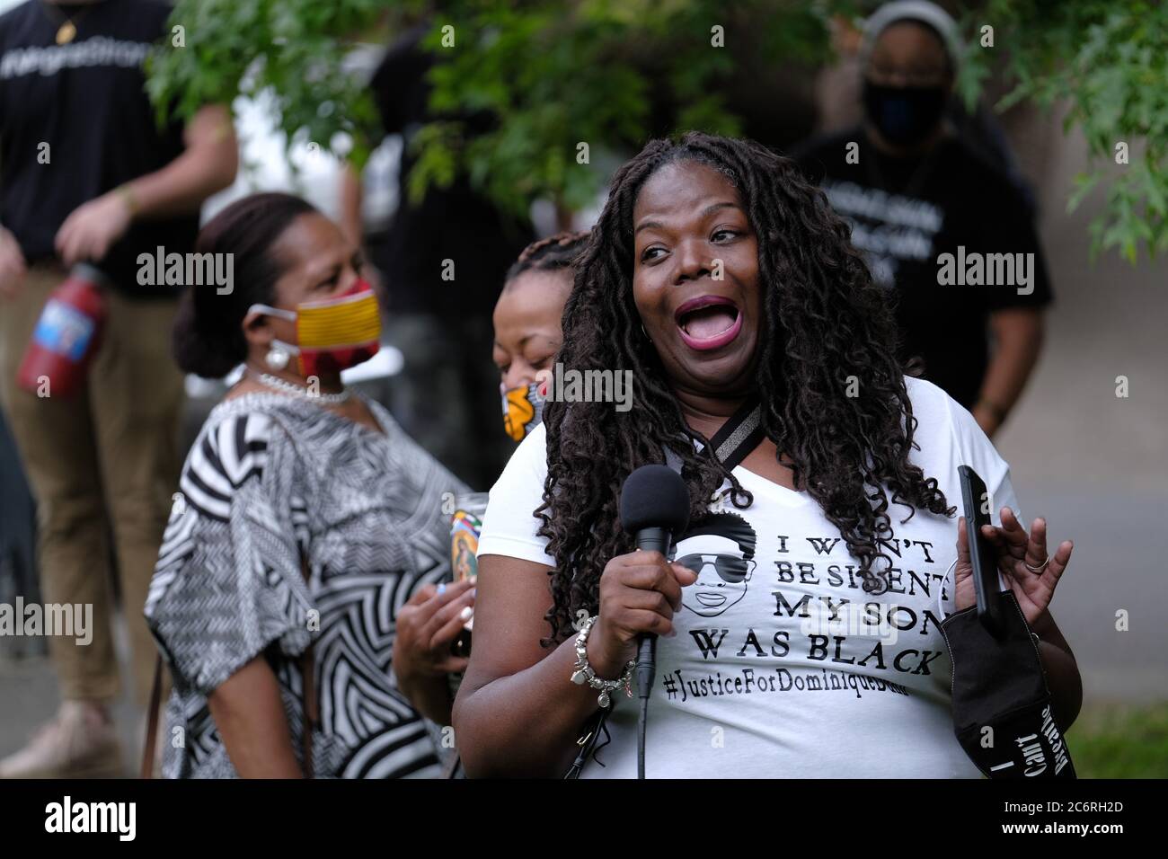 Portland, USA. 11th July, 2020. Dominique Dunn's mother speaks as ...