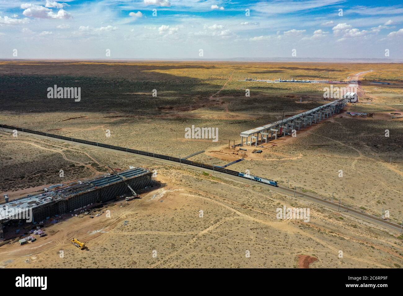 China railway desert hi-res stock photography and images - Alamy