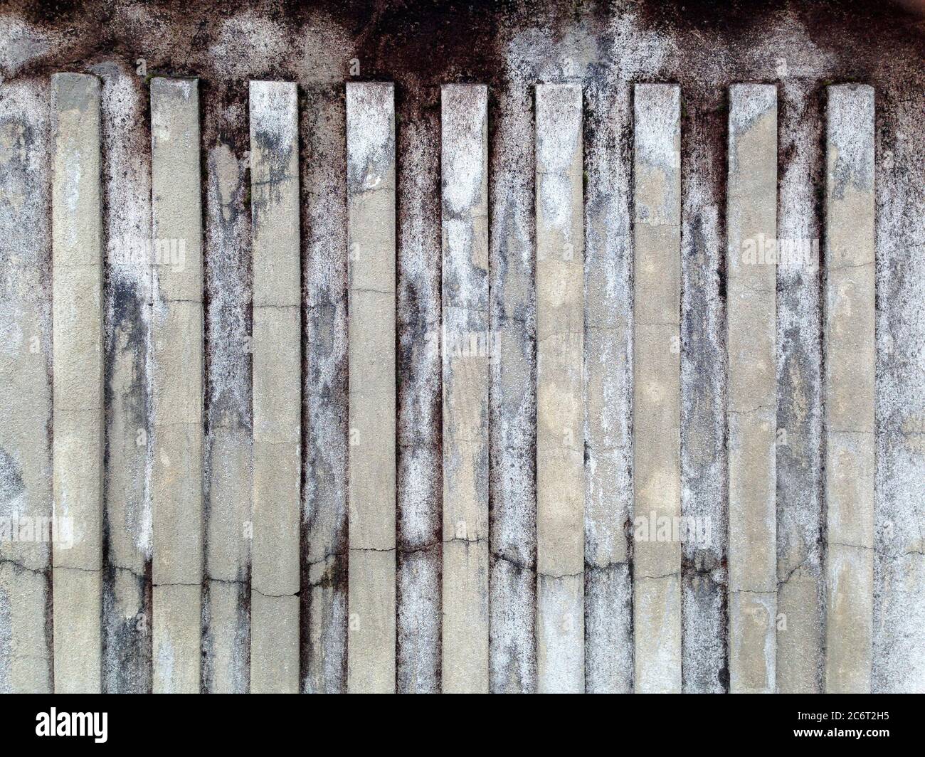 Neat columns hi-res stock photography and images - Alamy