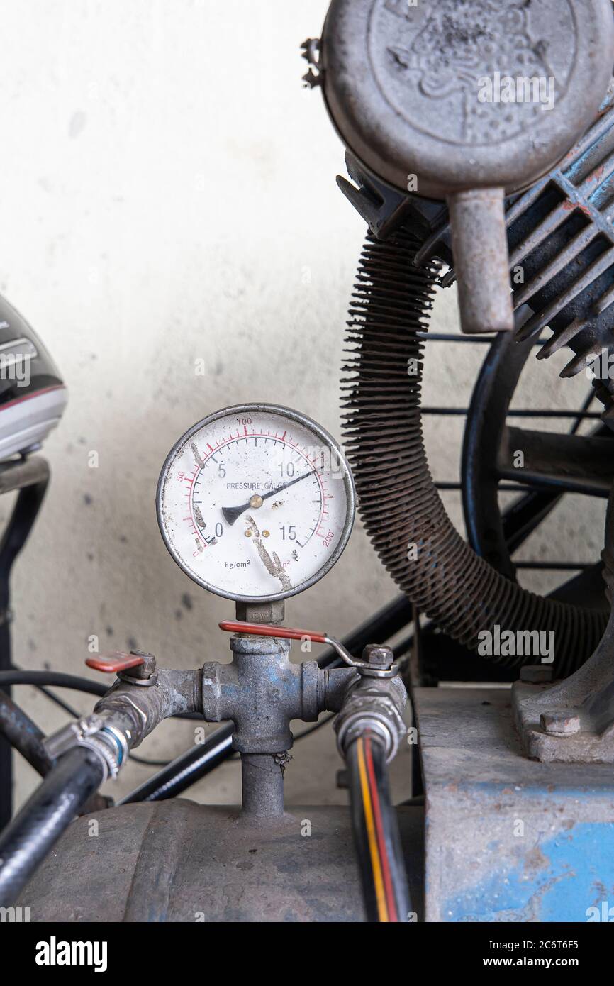 Gas meter workshop hi-res stock photography and images - Alamy