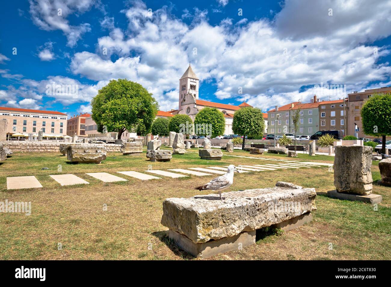 Zadar historic church and roman artifacts on old square, Dalmatia ...