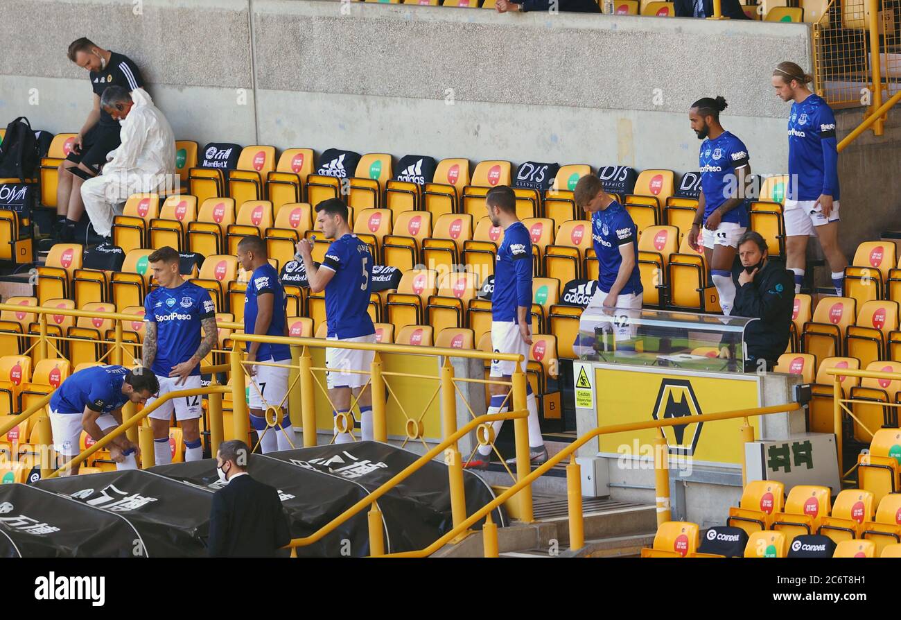 Everton players walk out above the stands instead of the tunnel during ...