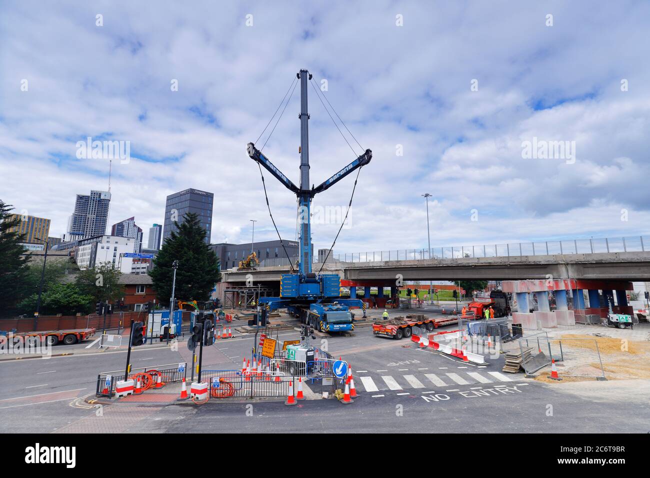 Leeds sarens crane hi-res stock photography and images - Alamy