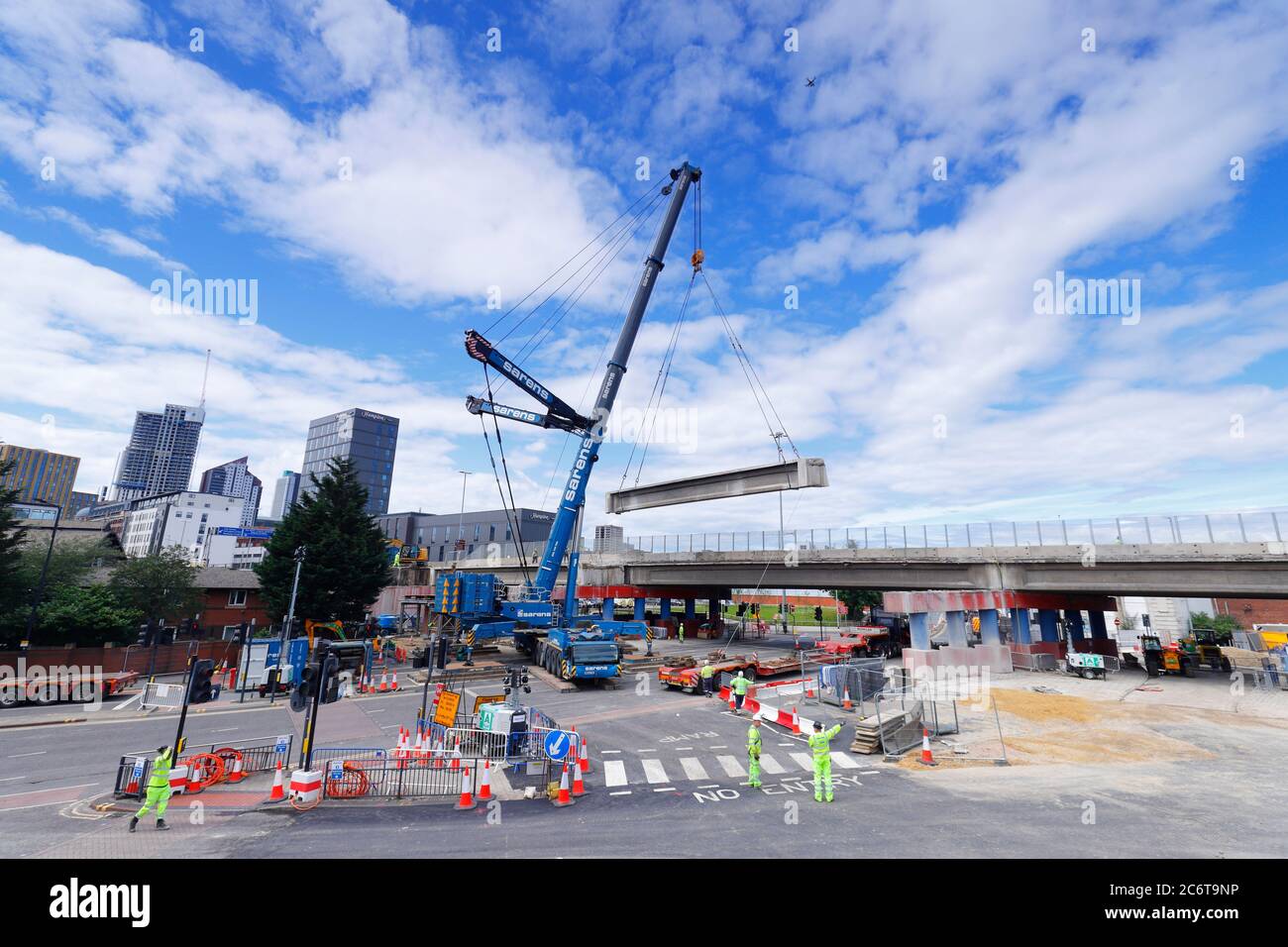 Leeds sarens crane hi-res stock photography and images - Alamy