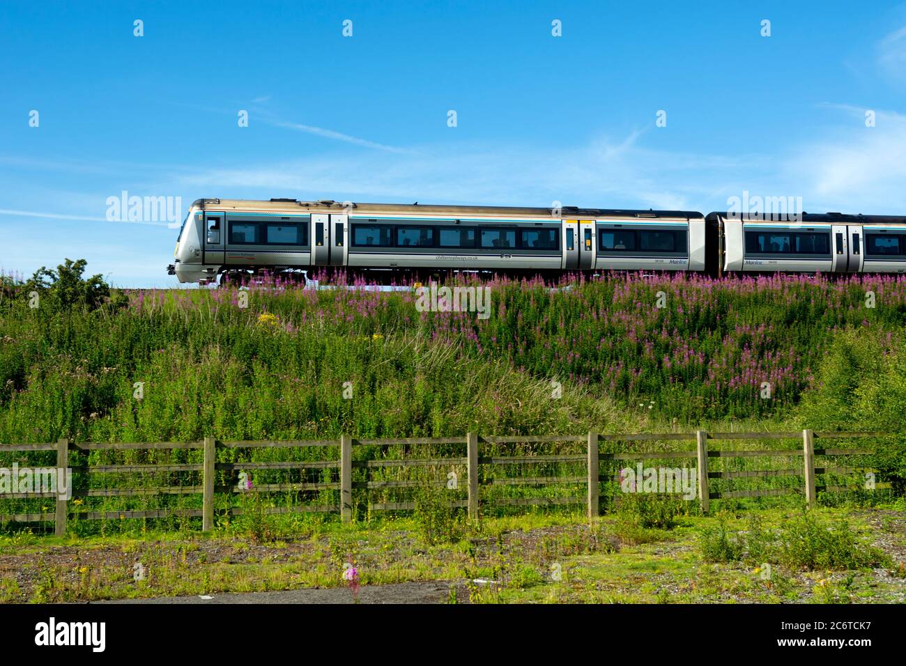Train uk chiltern mainline hi-res stock photography and images - Alamy