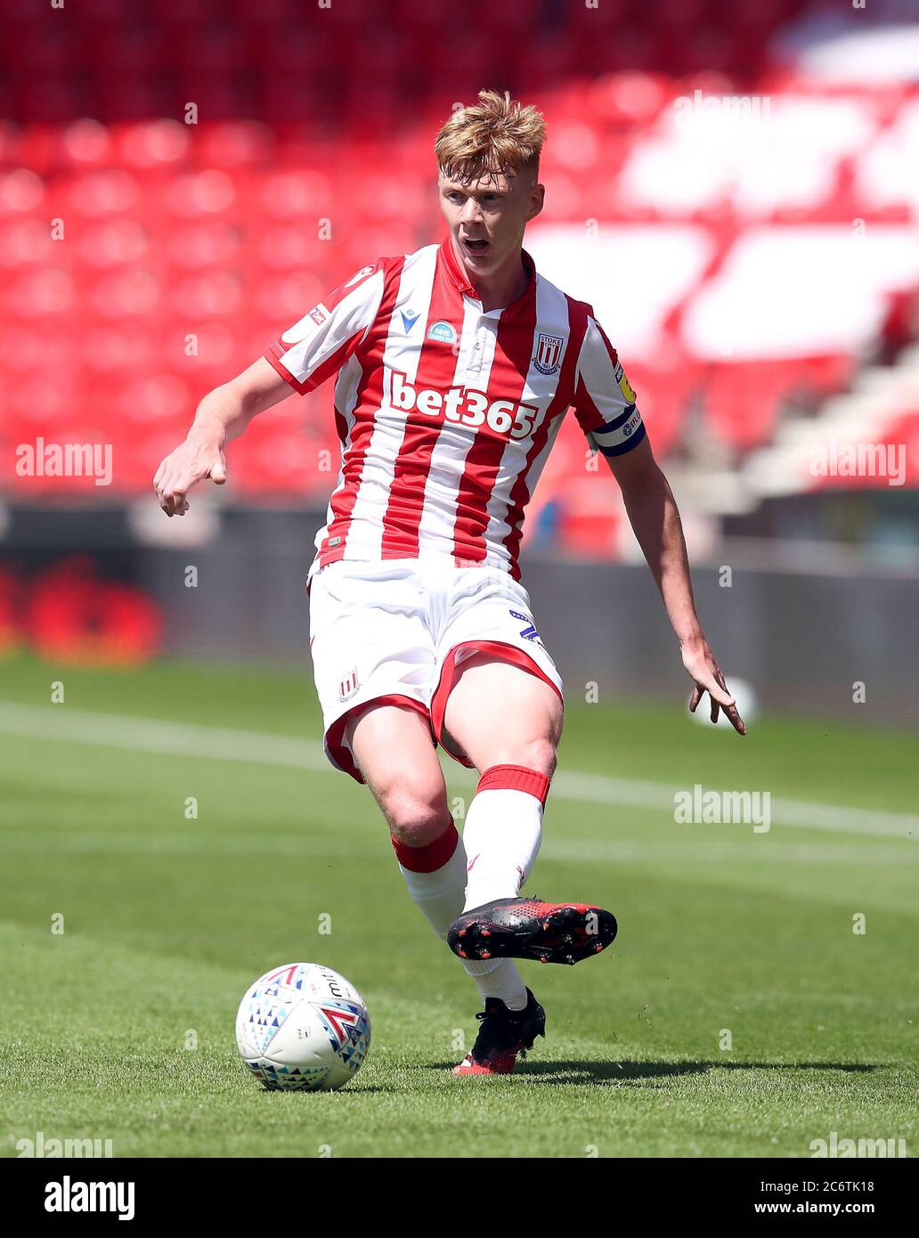 Stoke City's Sam Clucas during the Sky Bet Championship match at The ...
