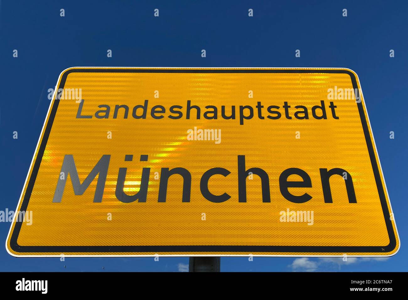 Muenchen sign hi-res stock photography and images - Alamy