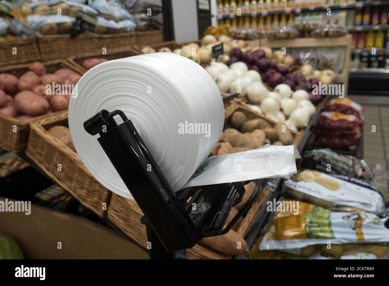Plastic grocery store bags hi-res stock photography and images - Alamy