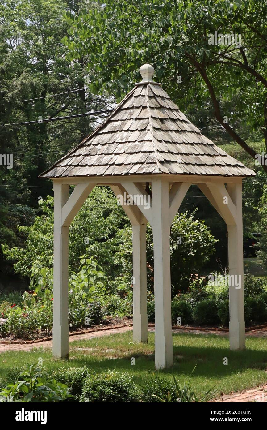 Gazebo in town square hi-res stock photography and images - Alamy