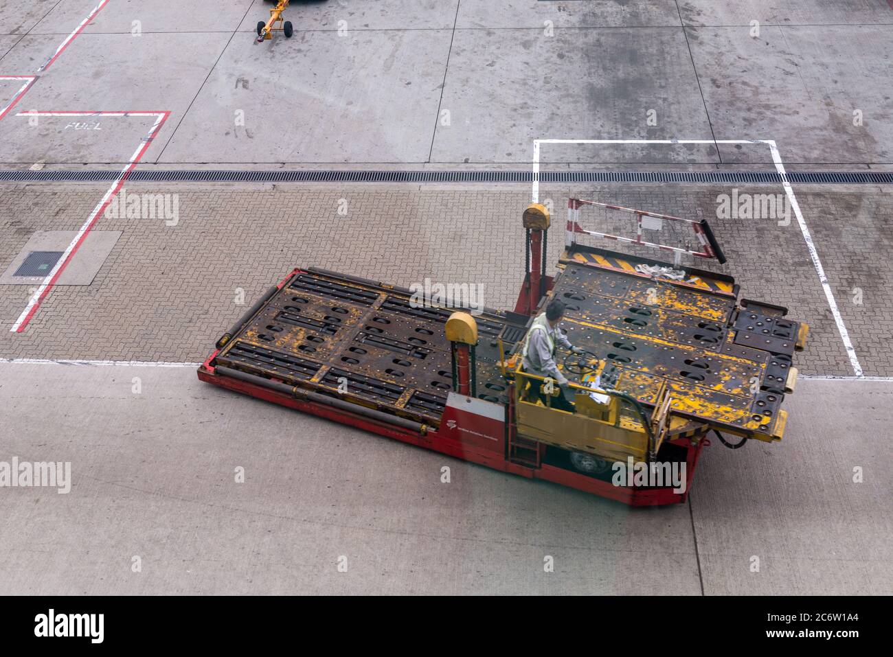 Aircraft cargo loader High Resolution Stock Photography and Images - Alamy