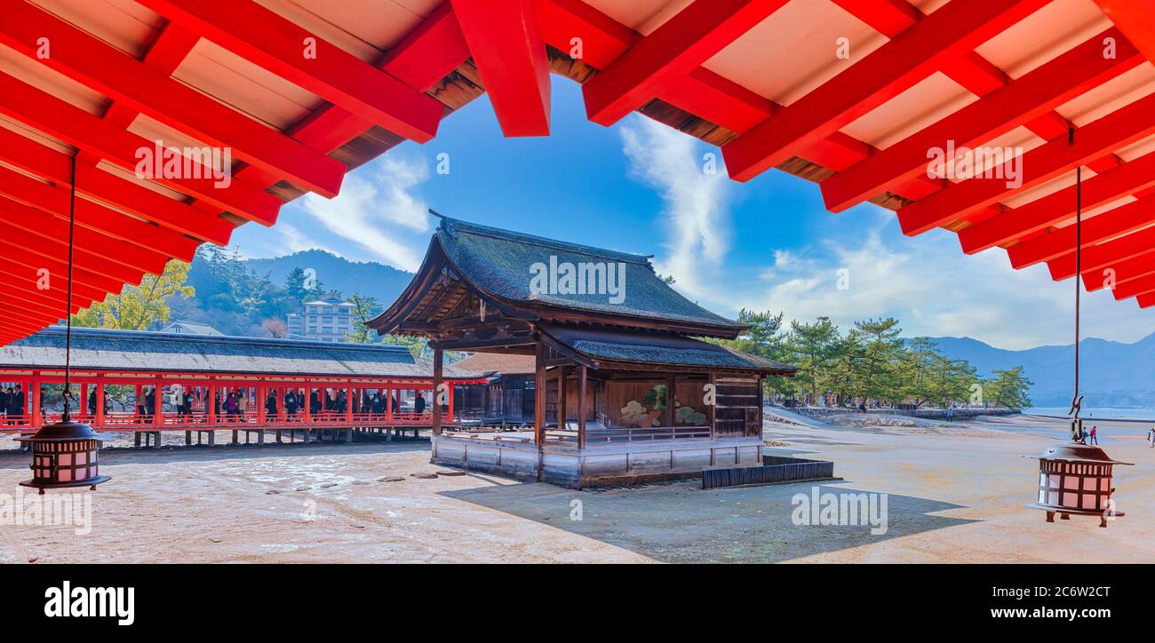 Hanging castle hi-res stock photography and images - Alamy