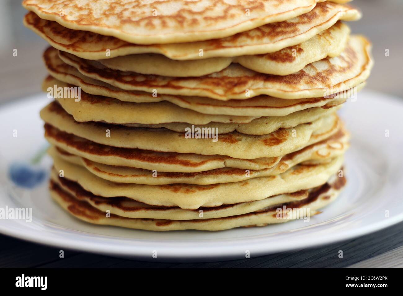Thick pancakes hi-res stock photography and images - Alamy