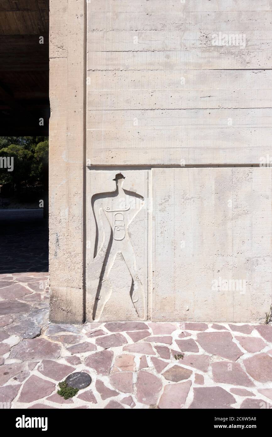 detail of concrete gliph of Modulor Man at Unité d'habitation Cite ...
