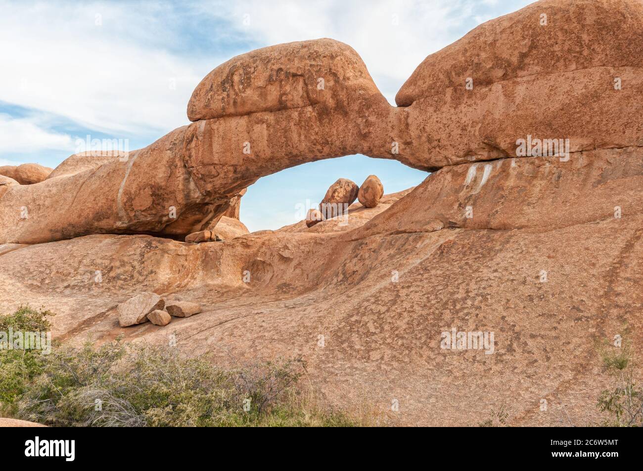 One of several natural granite rock arches at the greater Spitzkoppe ...
