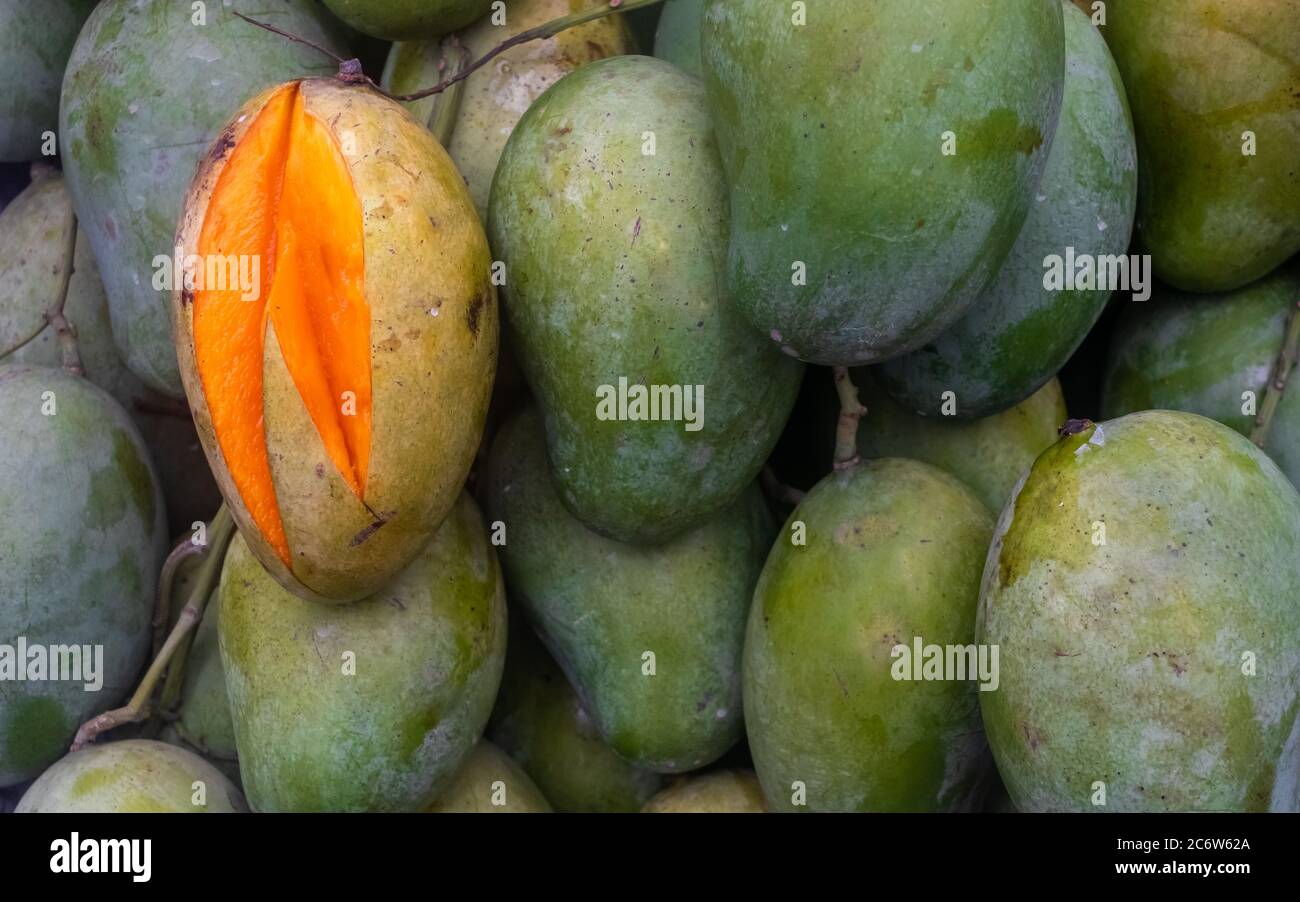 Mango shop hi-res stock photography and images - Alamy